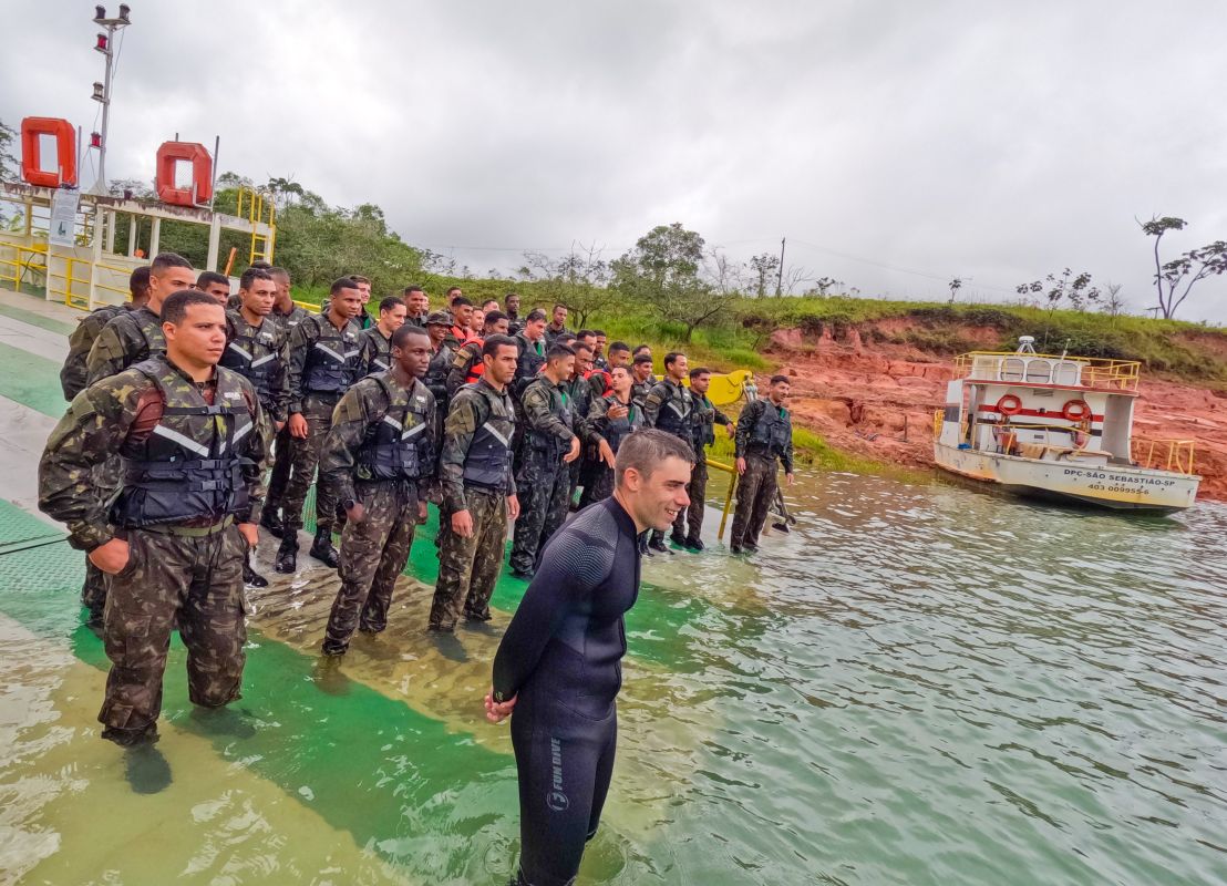 Brigada Aeromóvel capacita militares para ações em ambientes aquáticos ...