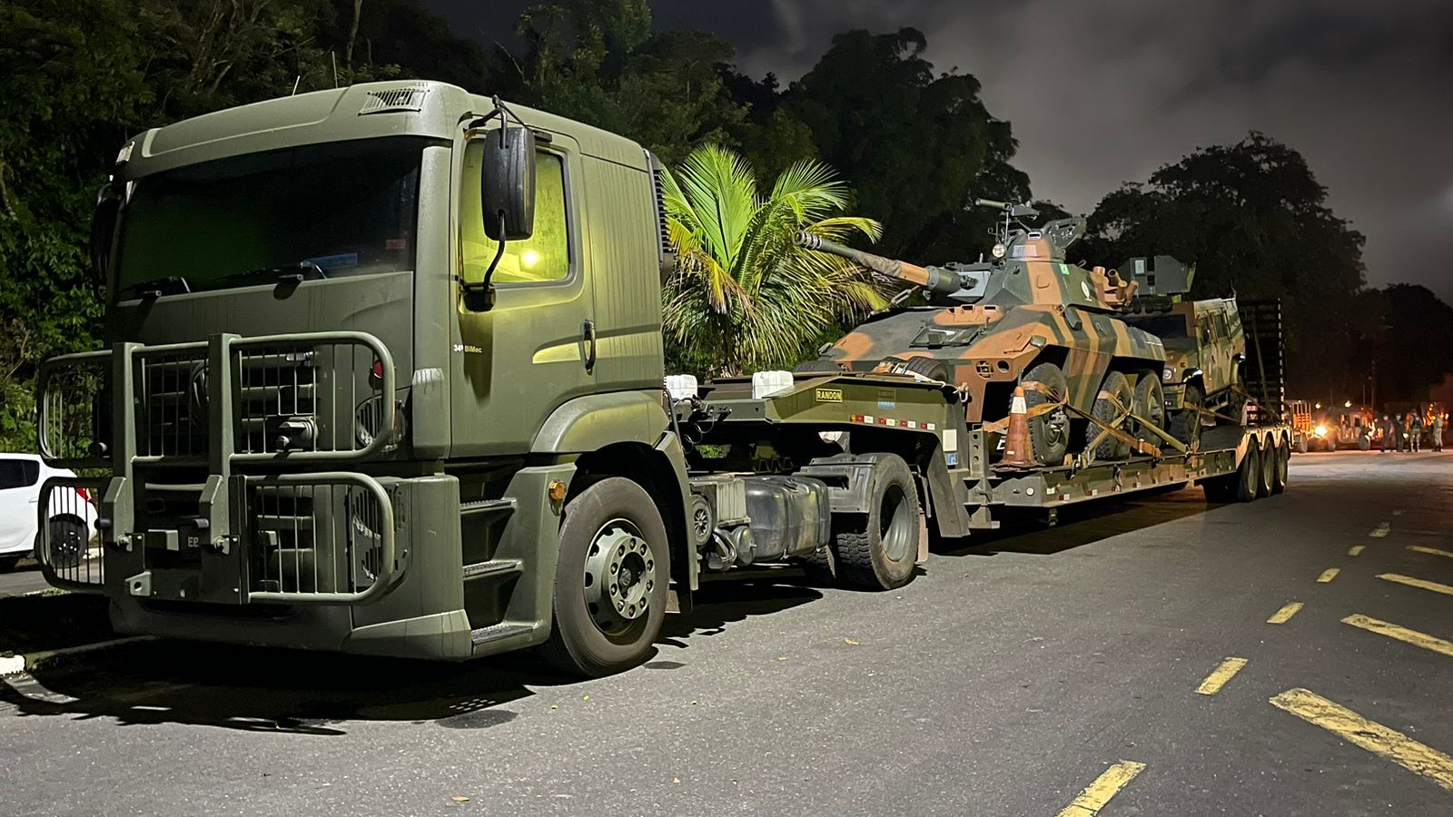 Exército conclui transporte de viaturas e armamentos para a fronteira norte - Notícias ...