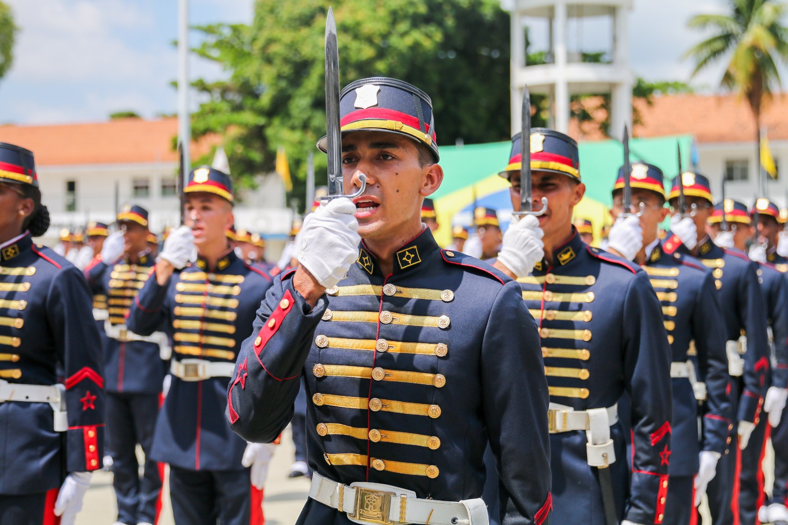 Adjunto de Comando do Comando do Exército participa da Entrega do Sabre ...
