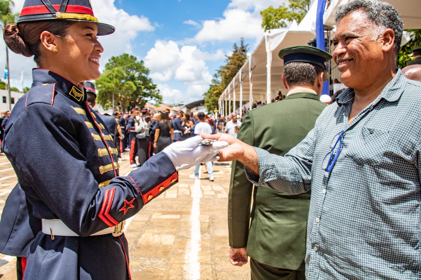 Escolas de Formação de Sargentos realizam entrega do Sabre Sargento Max ...