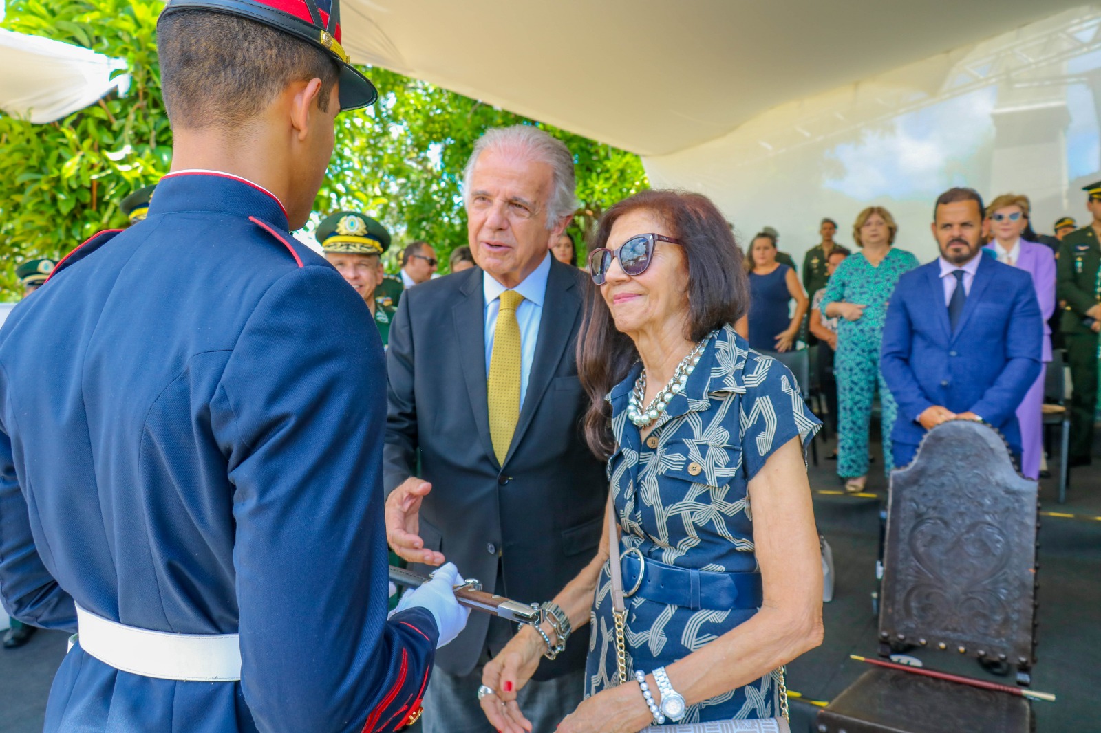 Escolas de Formação de Sargentos realizam entrega do Sabre Sargento Max ...