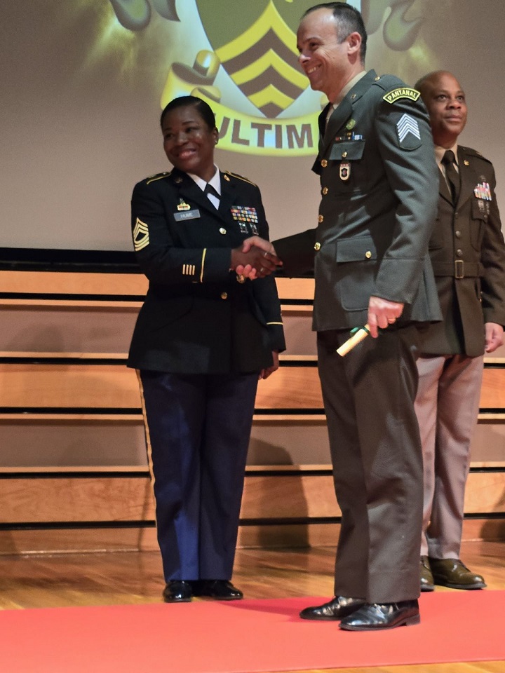 Sargento do Exército é o primeiro brasileiro a concluir curso de ...