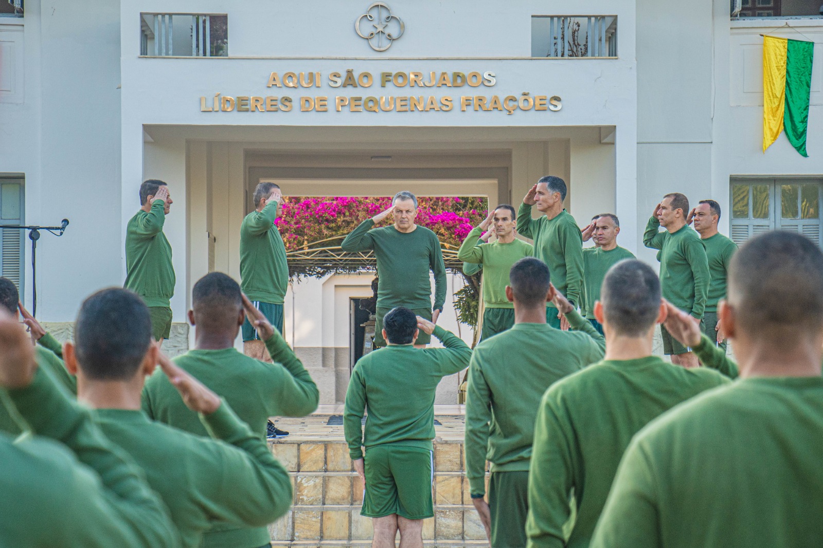 Comandante do Exército visita a Escola de Sargentos das Armas ...