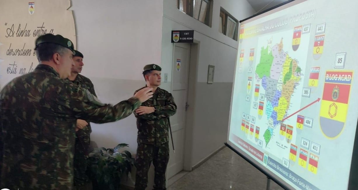 Comandante Logístico visita Batalhão Logístico Acadêmico da AMAN ...
