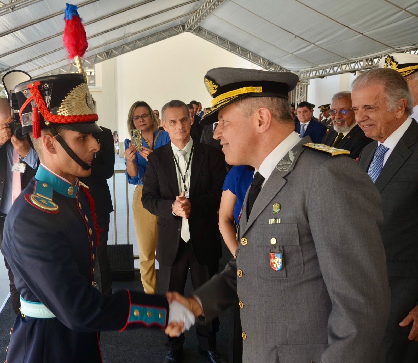 Comandante prestigia cerimônia de entrega de espadim na AMAN - Notícias ...