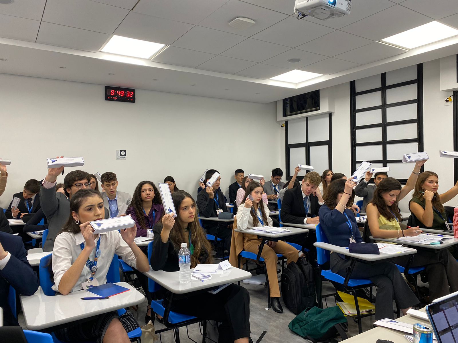 Alunos do Sistema Colégio Militar são premiados na simulação ...