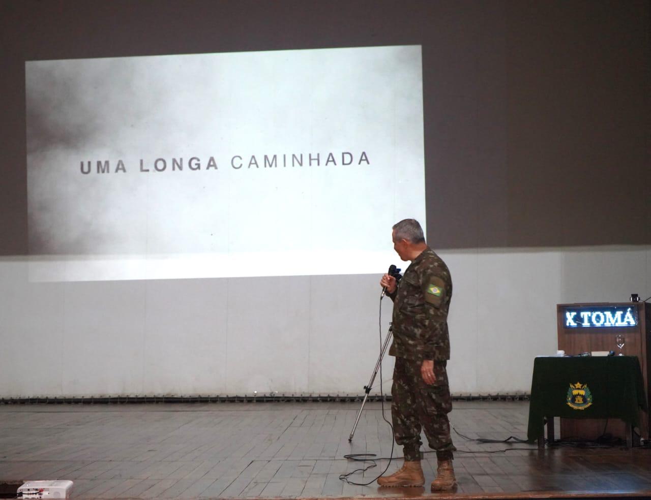 Comandante do Exército conversa sobre a carreira com Cadetes da AMAN ...