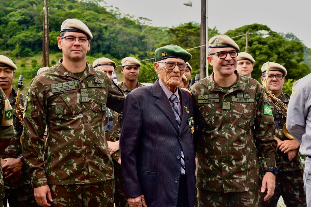 Herói da FEB é homenageado aos 102 anos - Notícias - Exército Brasileiro